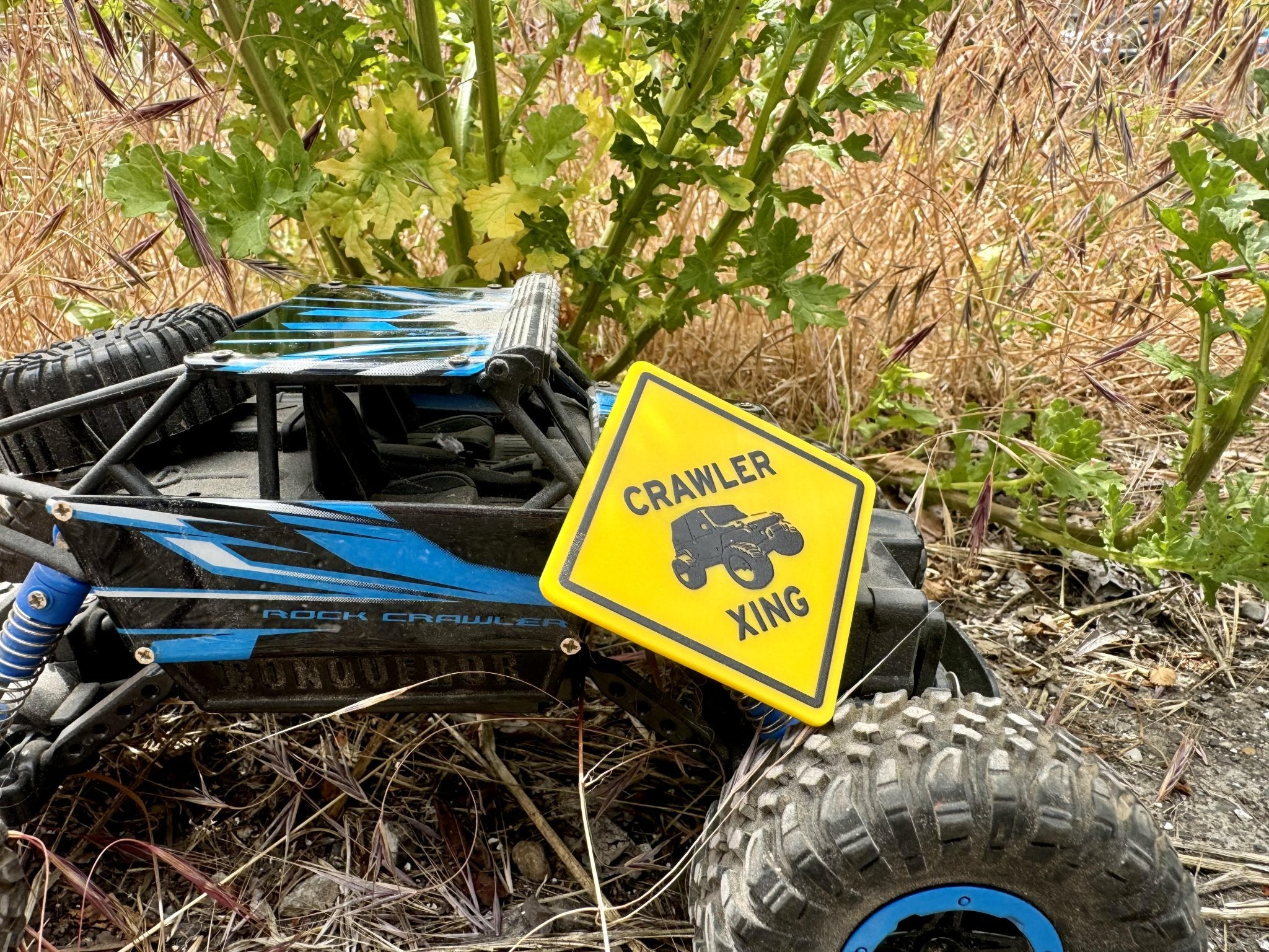 1:12 Scale Crawler Crossing Sign – Mini Materials