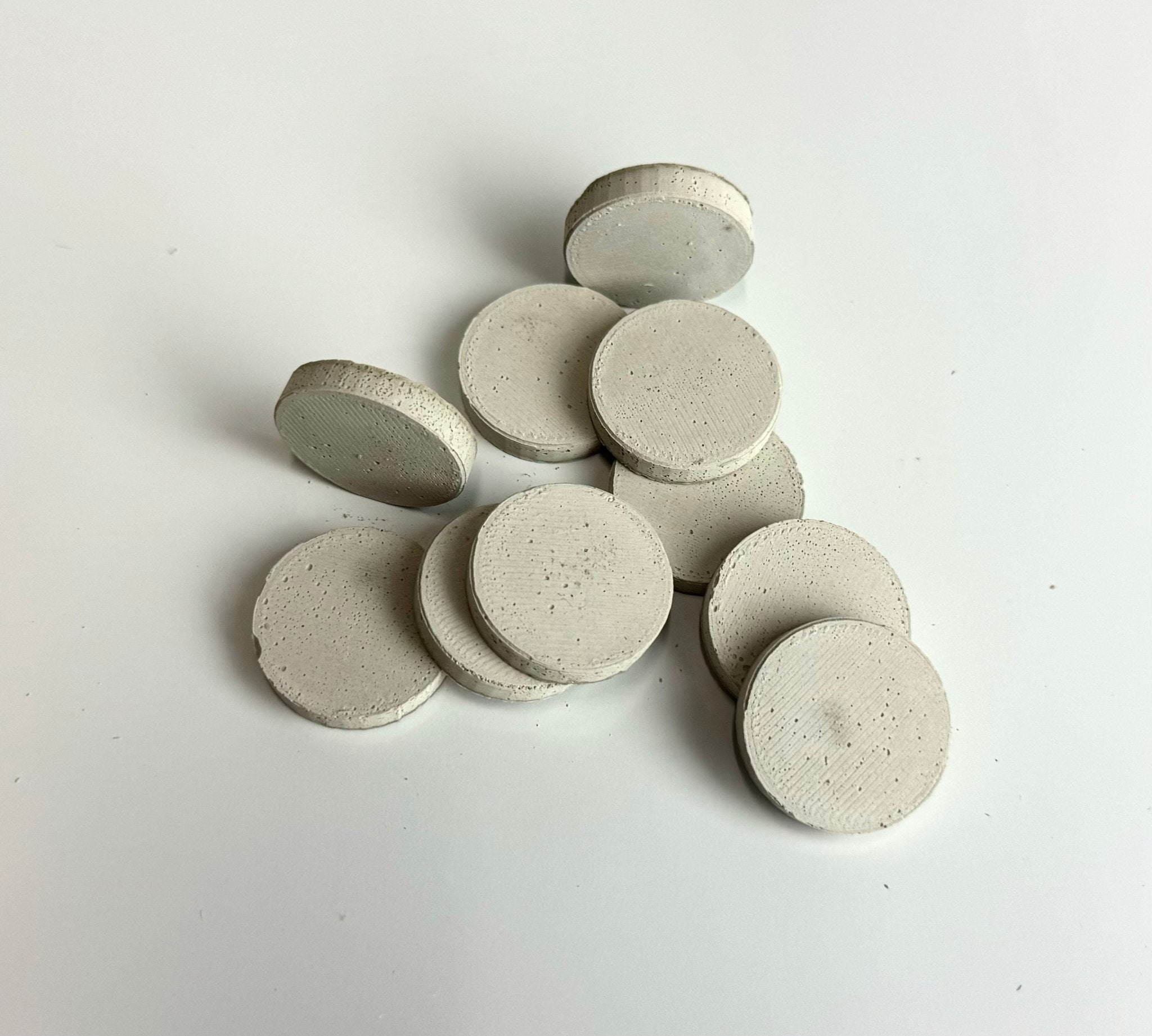 1:12 Scale Mini Circle Pavers (10 pack) – Mini Materials