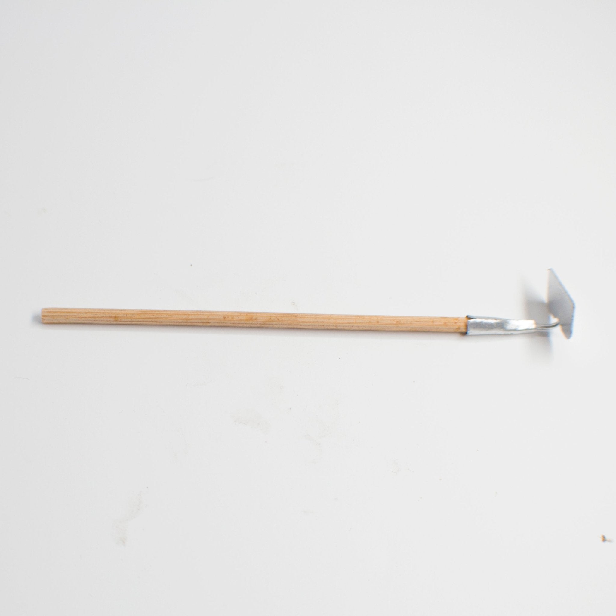 1:12 Scale Garden Hoe – Mini Materials
