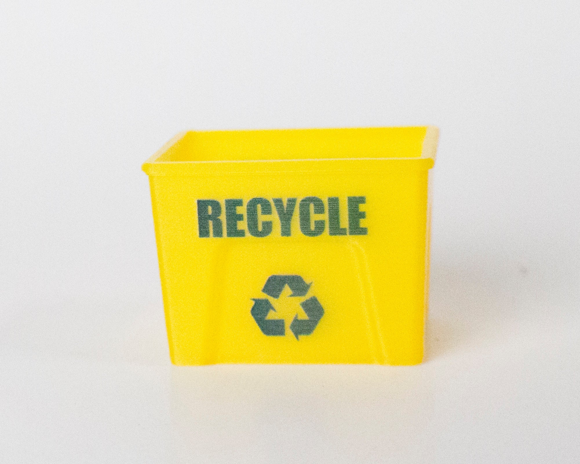 1:12 Scale Recycle Bin – Mini Materials